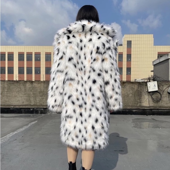 brooks butikku | Jackets & Coats | Brand New Faux Fur Snow Leopard ...
